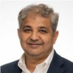 What are the different frequency bands globally used in telecom?